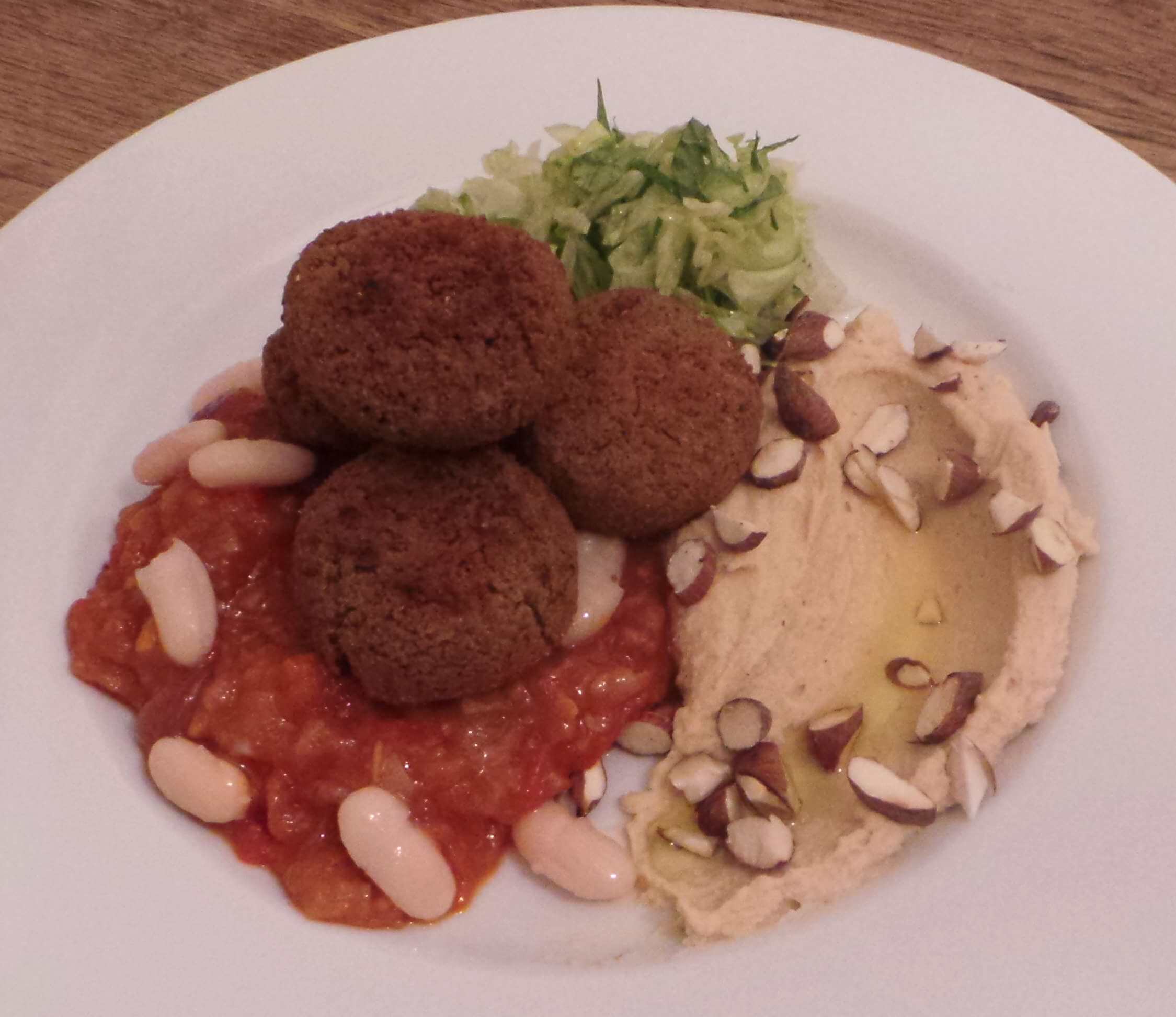 Rezept der Woche: Falafel mit weißer Bohnencreme, gerösteten Mandeln ...