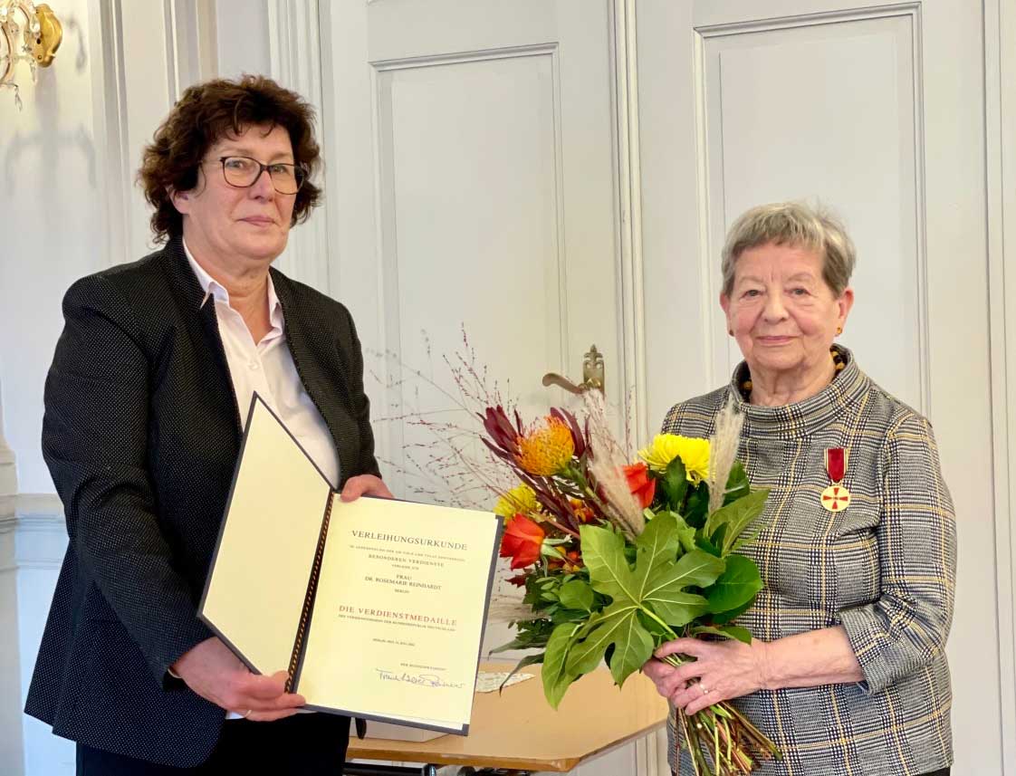 Verleihung Bundesverdienstorden an Dr. Reinhardt | StadtrandNachrichten