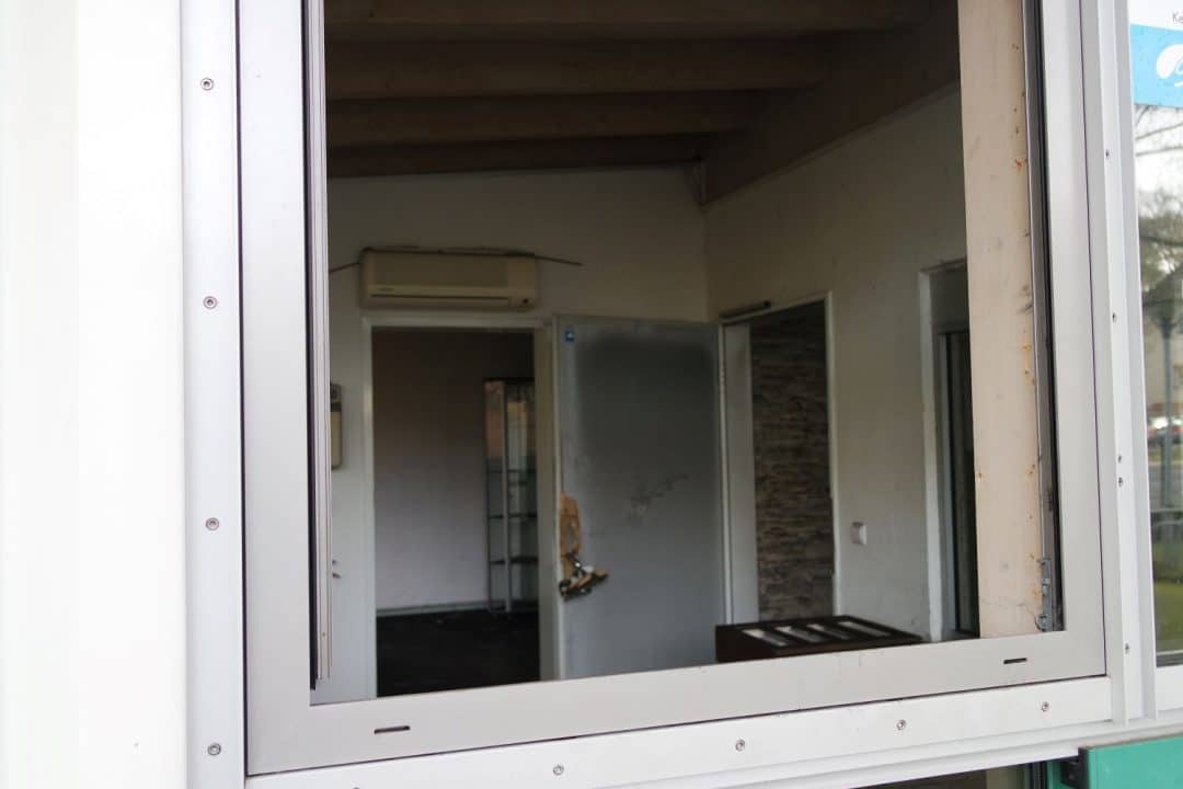 Brandstiftung? Feuerwehr rettet Eingangsgebäude des „Spucki“